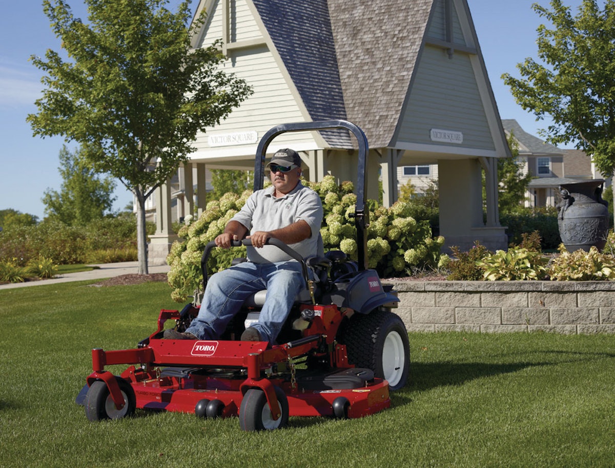 Z Master Commercial 2000 Series From: The Toro Company | Green Industry ...