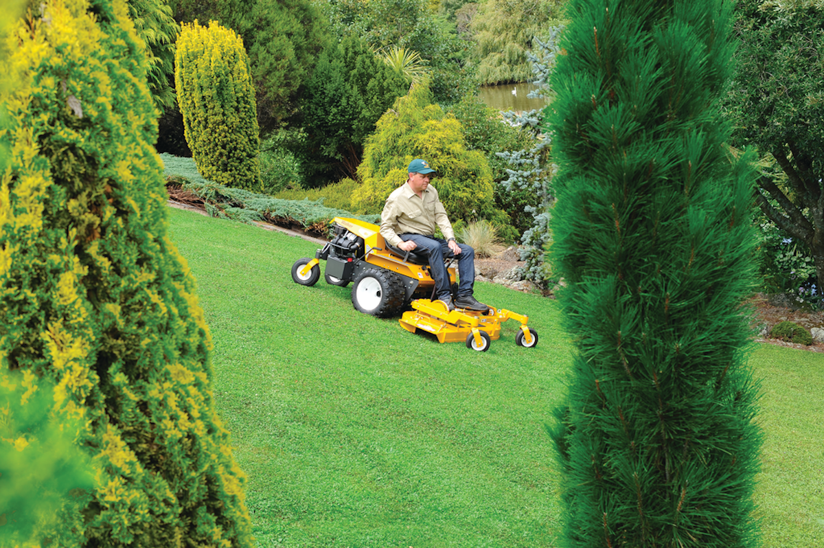 B Series Mowers From: Walker Manufacturing Company | Green Industry Pros