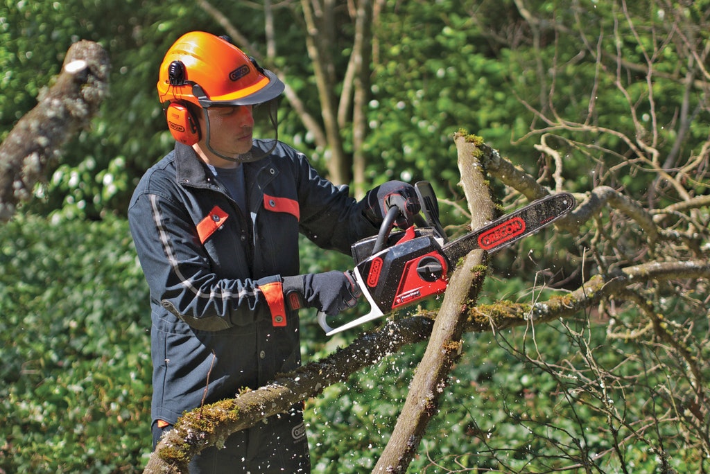 PowerNow 40V Max Cordless Chainsaw | Green Industry Pros PowerNow 40V Max Cordless Chainsaw | Green Industry Pros