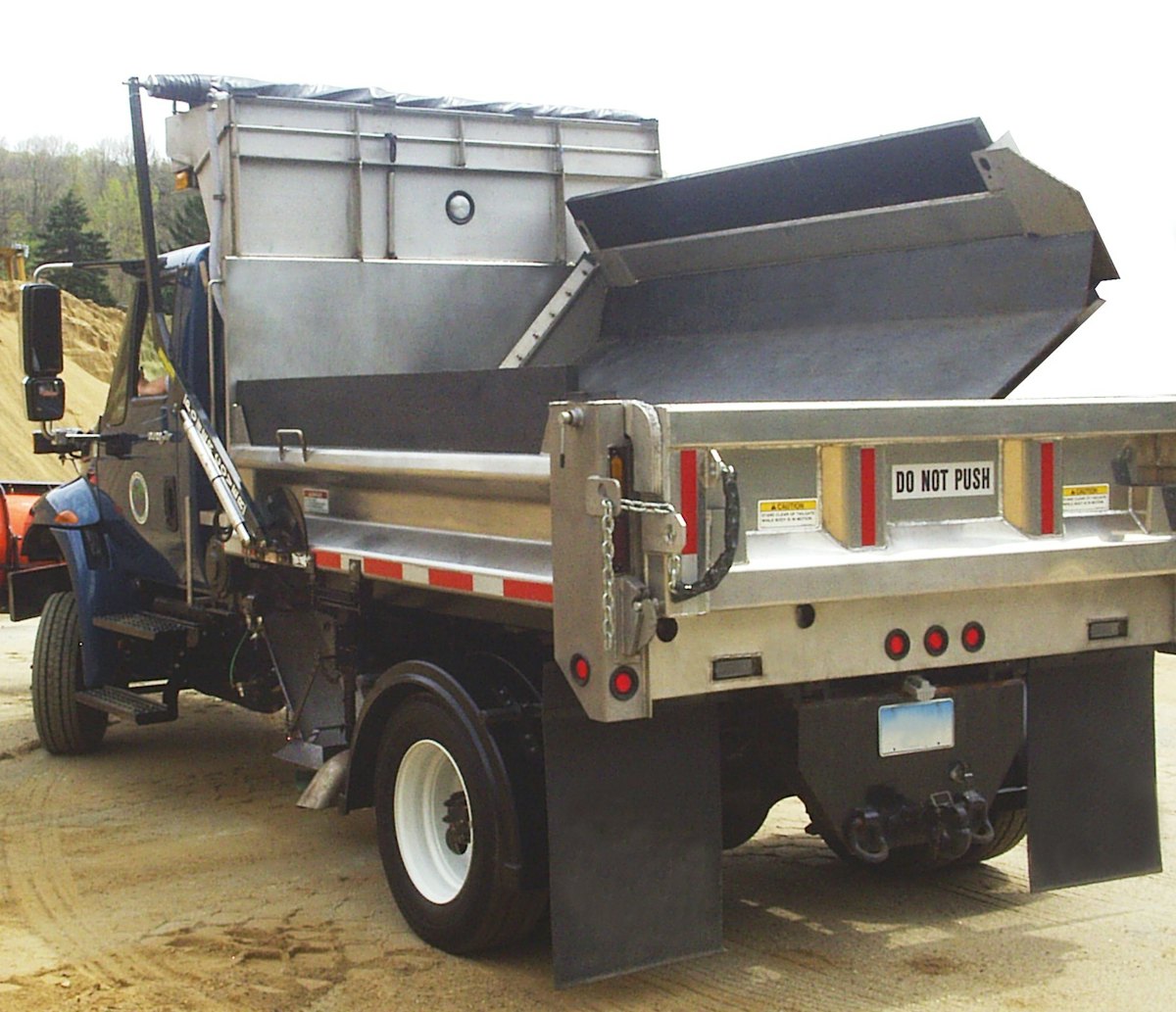 DuraClass Sidewinder Jr. Dump Body From: DuraClass | Green Industry Pros