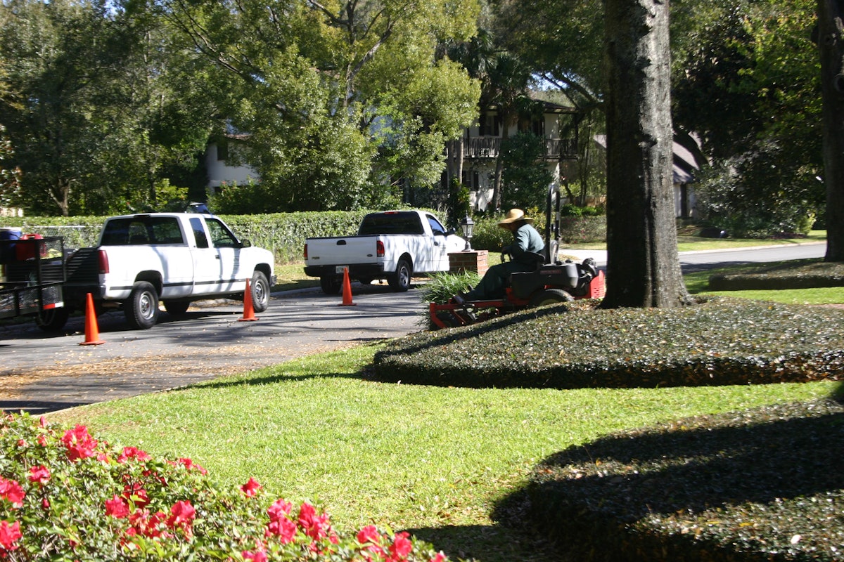 Safety Tip: Your ROPS Is There for a Reason | Green Industry Pros