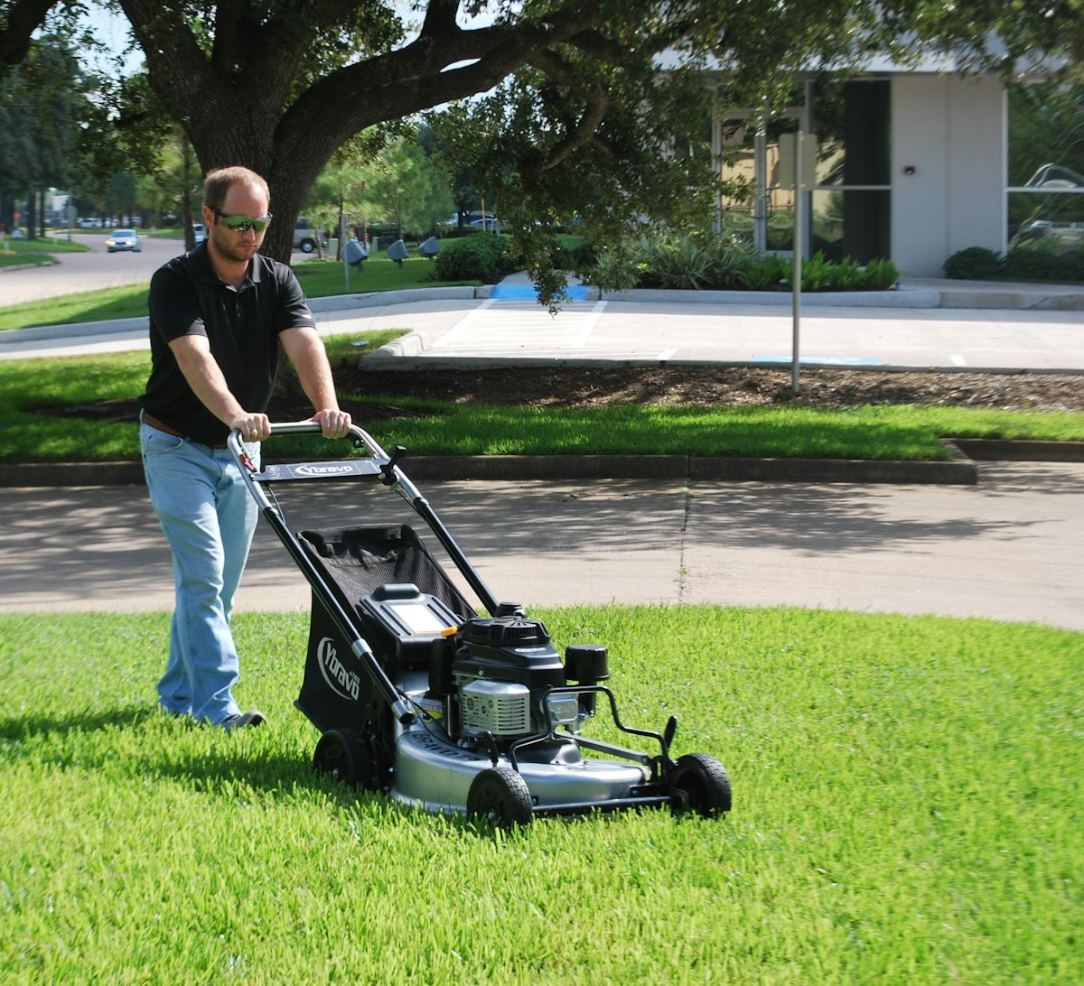 Bravo 21 BBC and Bravo 25 Commercial Walk Mowers From: Ybravo | Green ...
