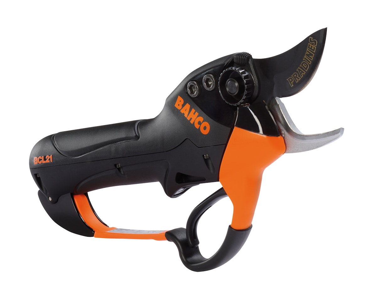 Fast Pruning in Confined Spaces From: SNA Europe | Green Industry Pros