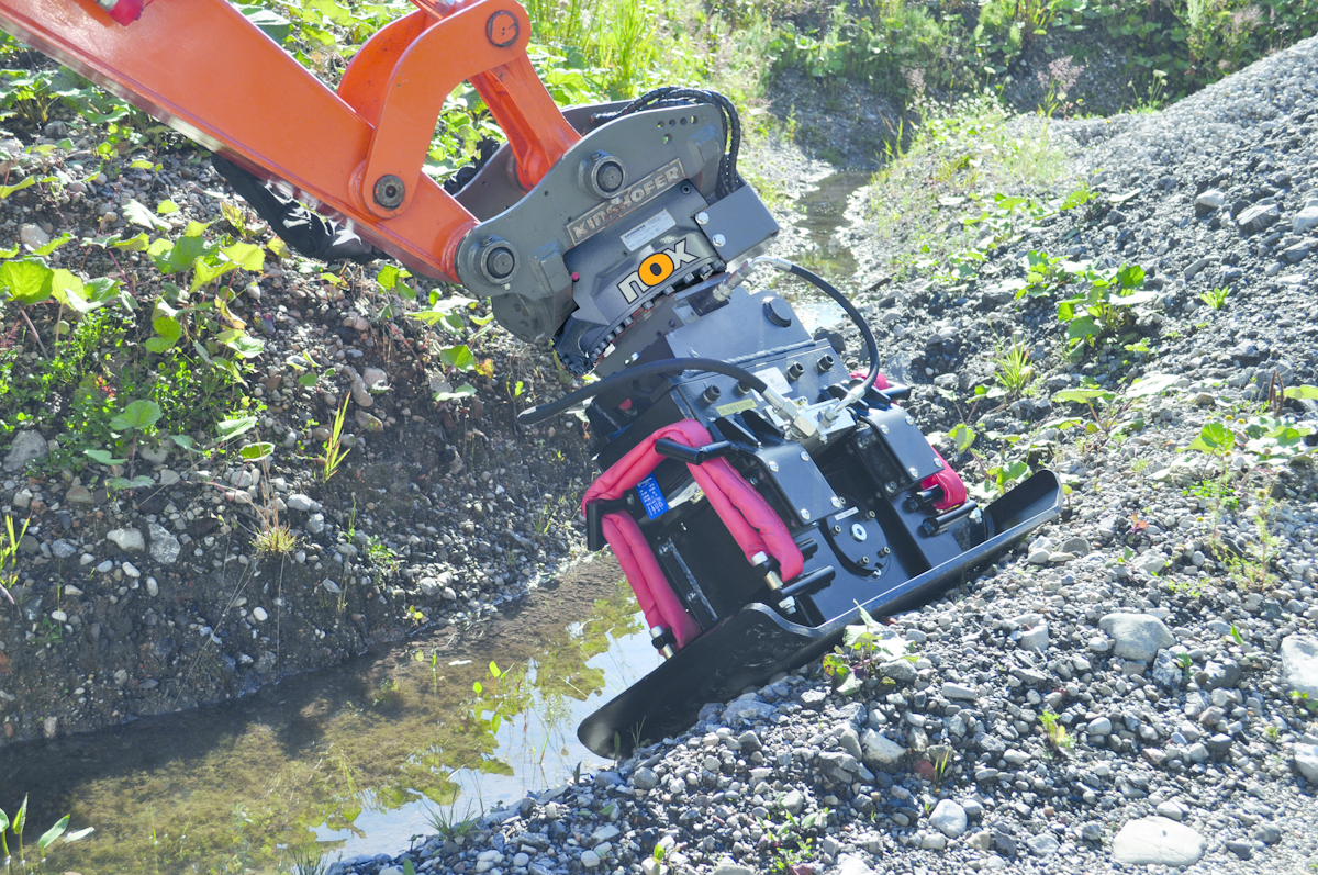 Excavator Attachments Offer 360-Degree Continuous Rotation From ...