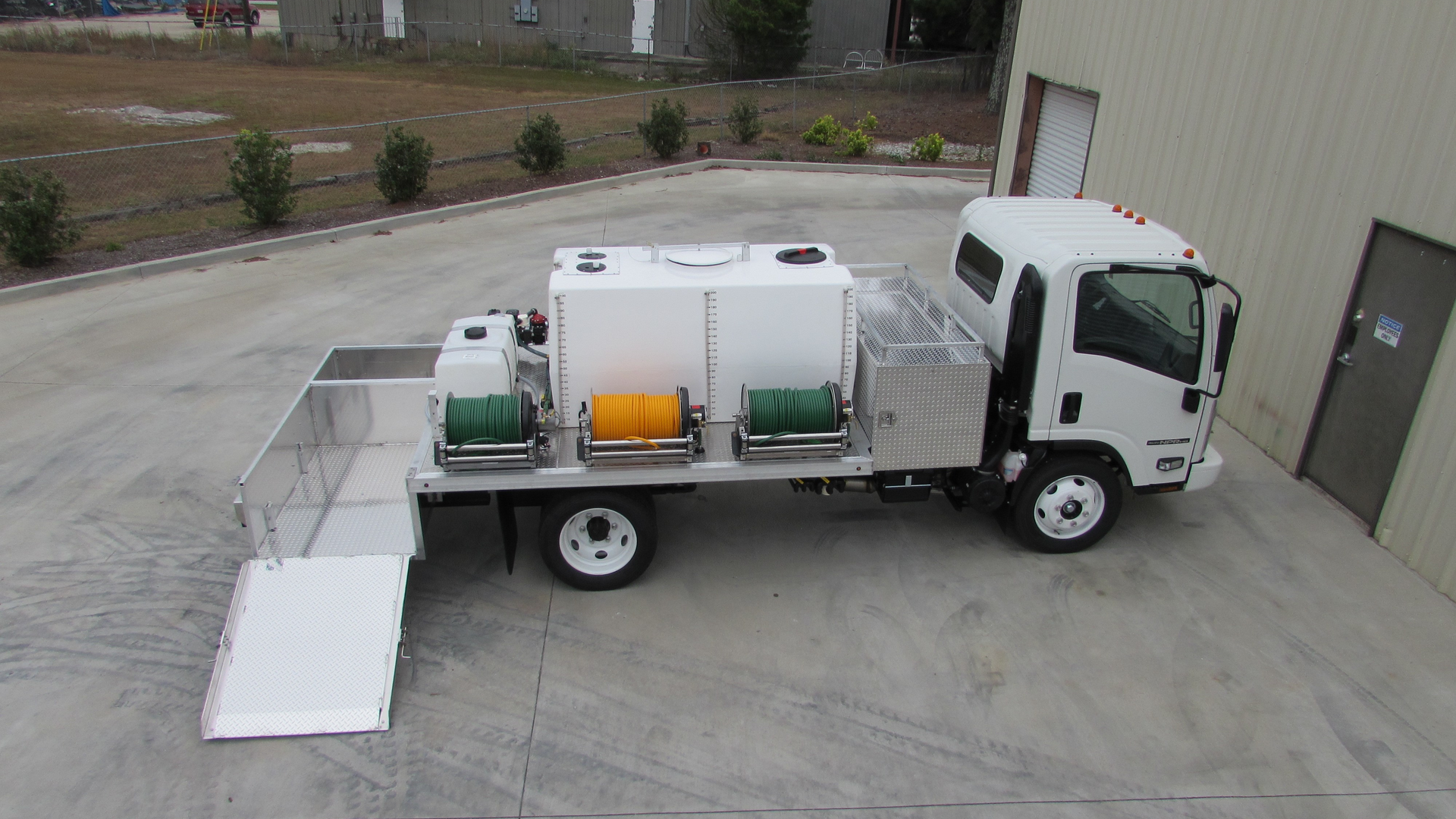 Truck Specifically Designed to Transport Ride-on Sprayers/Spreaders ...