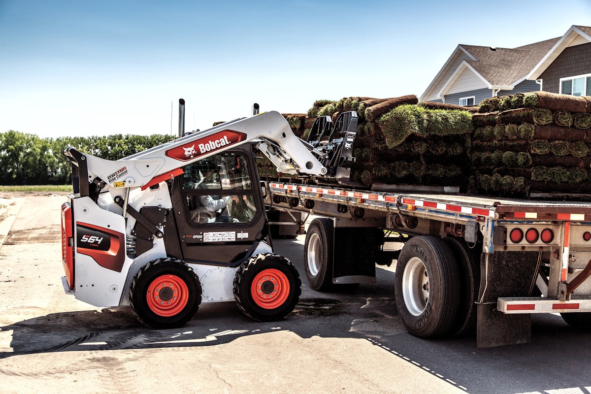 [Grass Roots] E 26: Let's Talk Bobcat R-Series Loaders | Green Industry ...