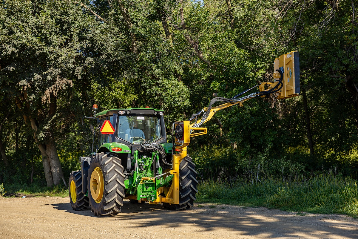 Diamond Mowers Redesigns Its Mid-Mount Boom Mower | Green Industry Pros